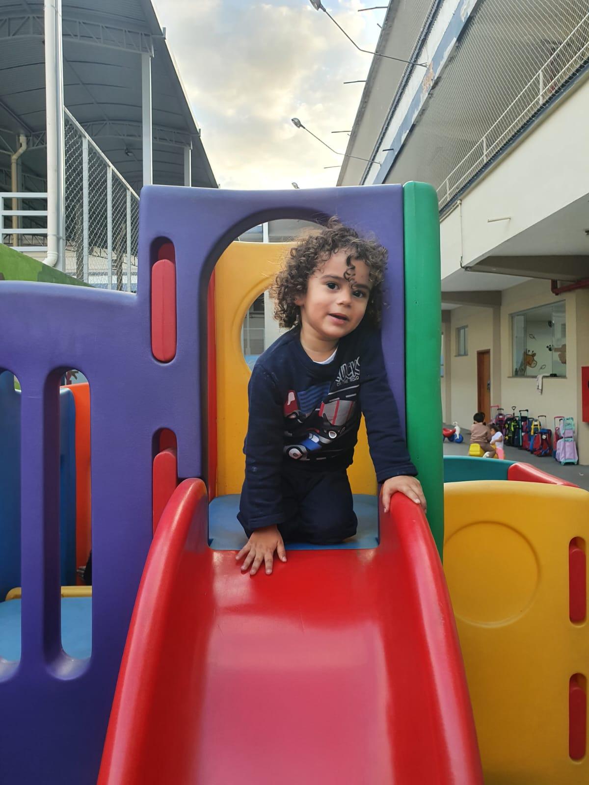 Brincar não é apenas diversão - Escola "Professor Jairo Grossi"