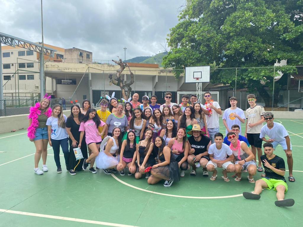 “Inimigos da moda” - Escola "Professor Jairo Grossi"